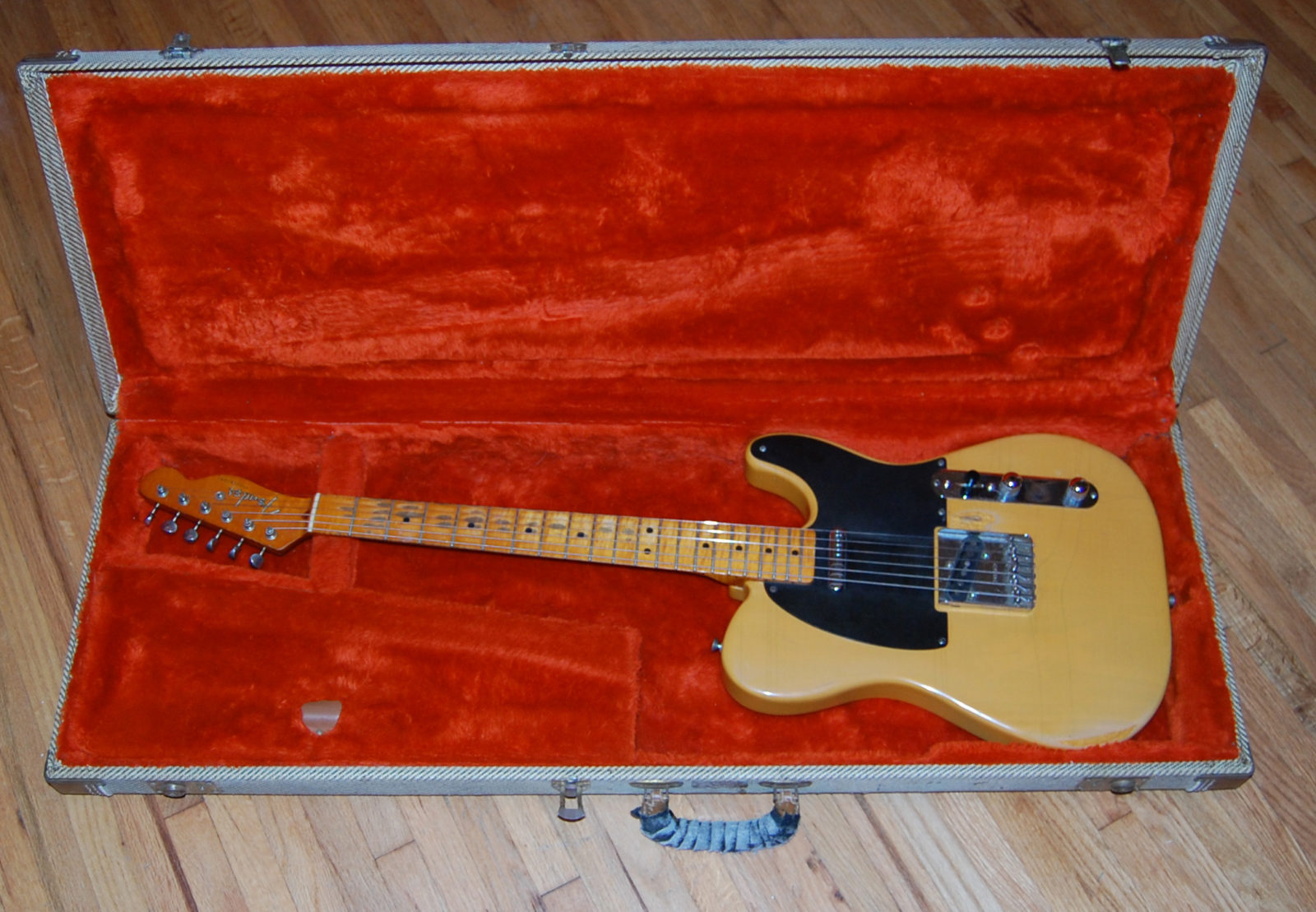 1984 Fender Vintage’ ’52 reissue Telecaster . Fullerton. – Joe The Guitarman